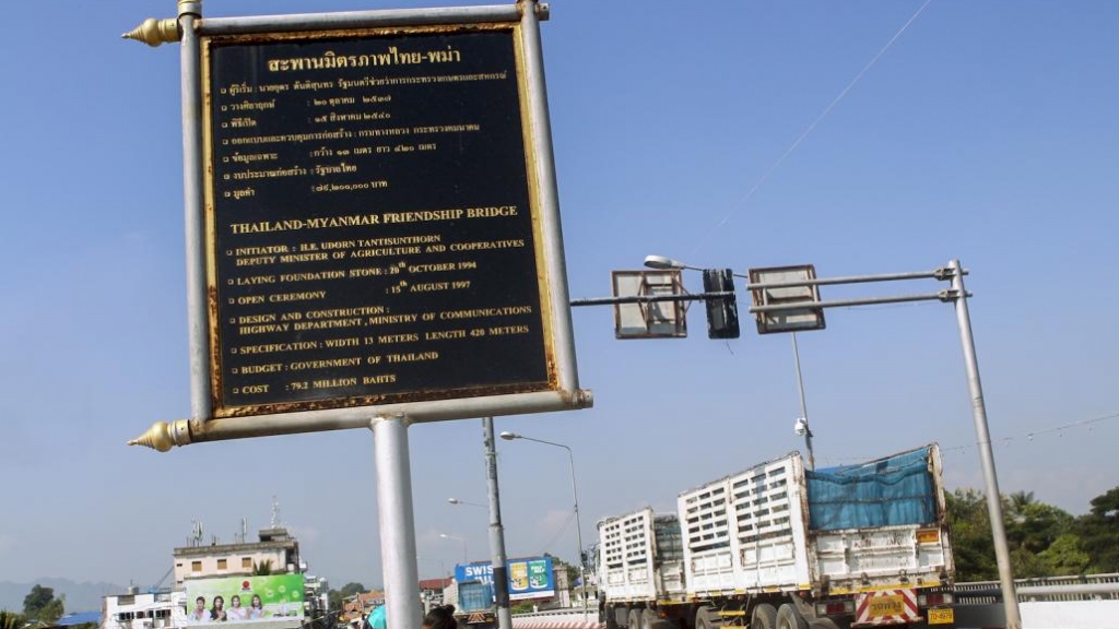 The Myawaddy-Mae Sot Friendship Bridge No. 1 on the Myanmar-Thailand ...